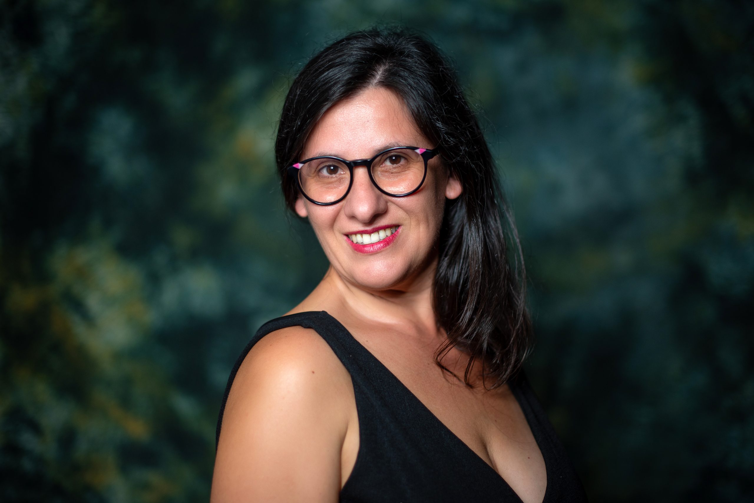 Elena Vlădăreanu: „Nu îmi propun niciodată să scriu pentru a face o ...